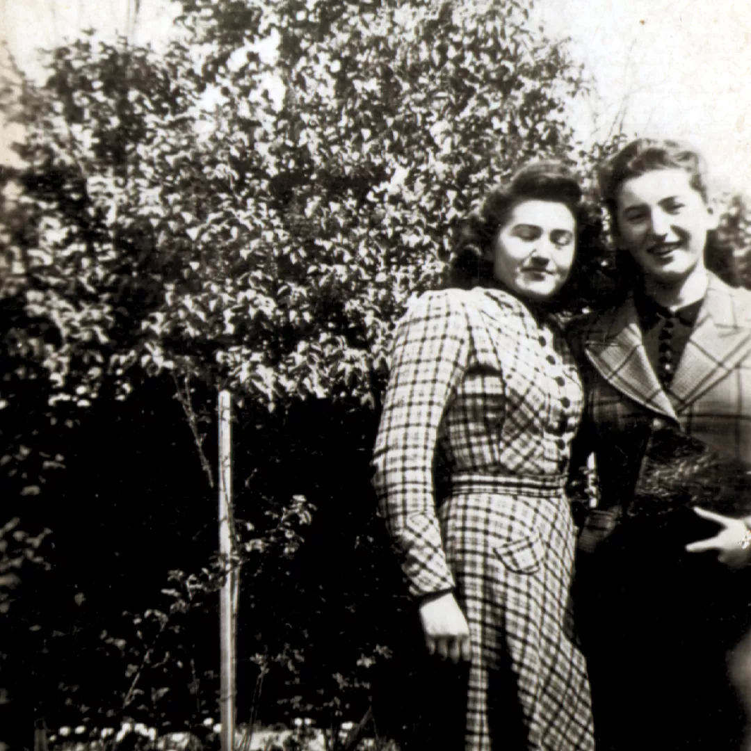 Jozsef Faludi's cousins Edit and Judit Beck | Centropa