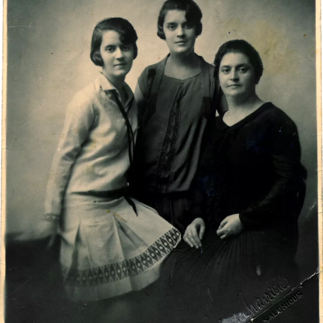 Eugenie Pardo with her mother Doudoun Beraha and her sister Laura ...