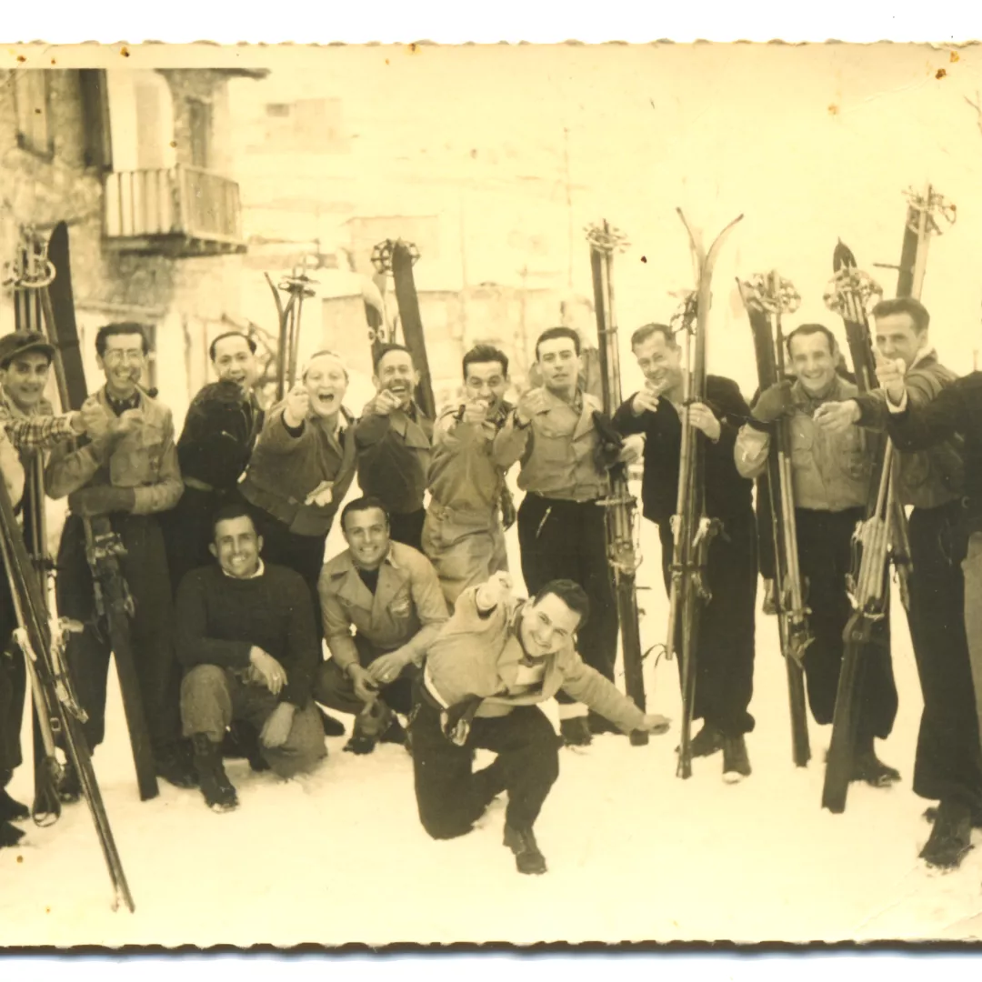 Solon Molho with friends on Mount Olympus | Centropa