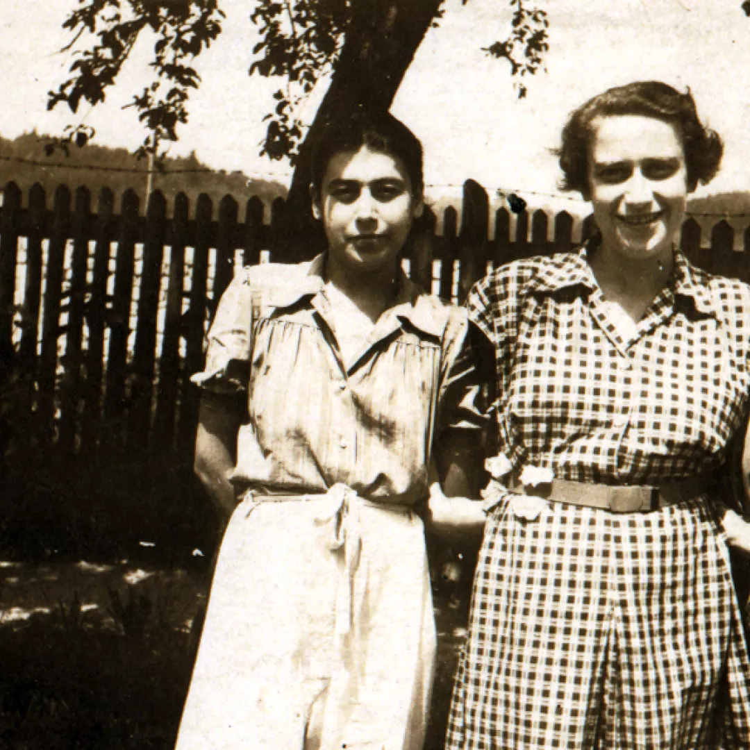 Zsuzsa, Judit and Margit Maszler in Pilisvorosvar | Centropa