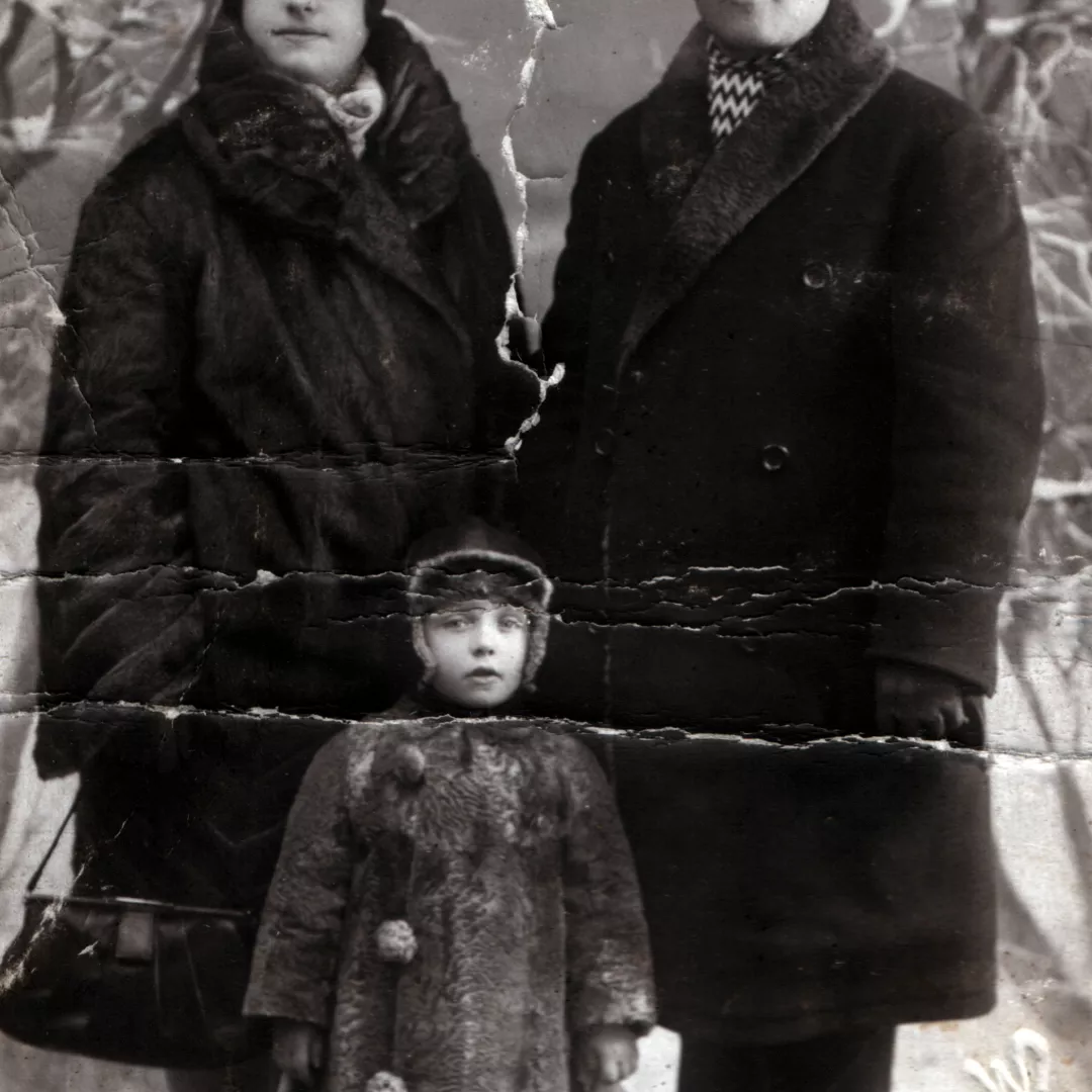 Yefim Tkach with his parents Mark and Nehama Tkach | Centropa
