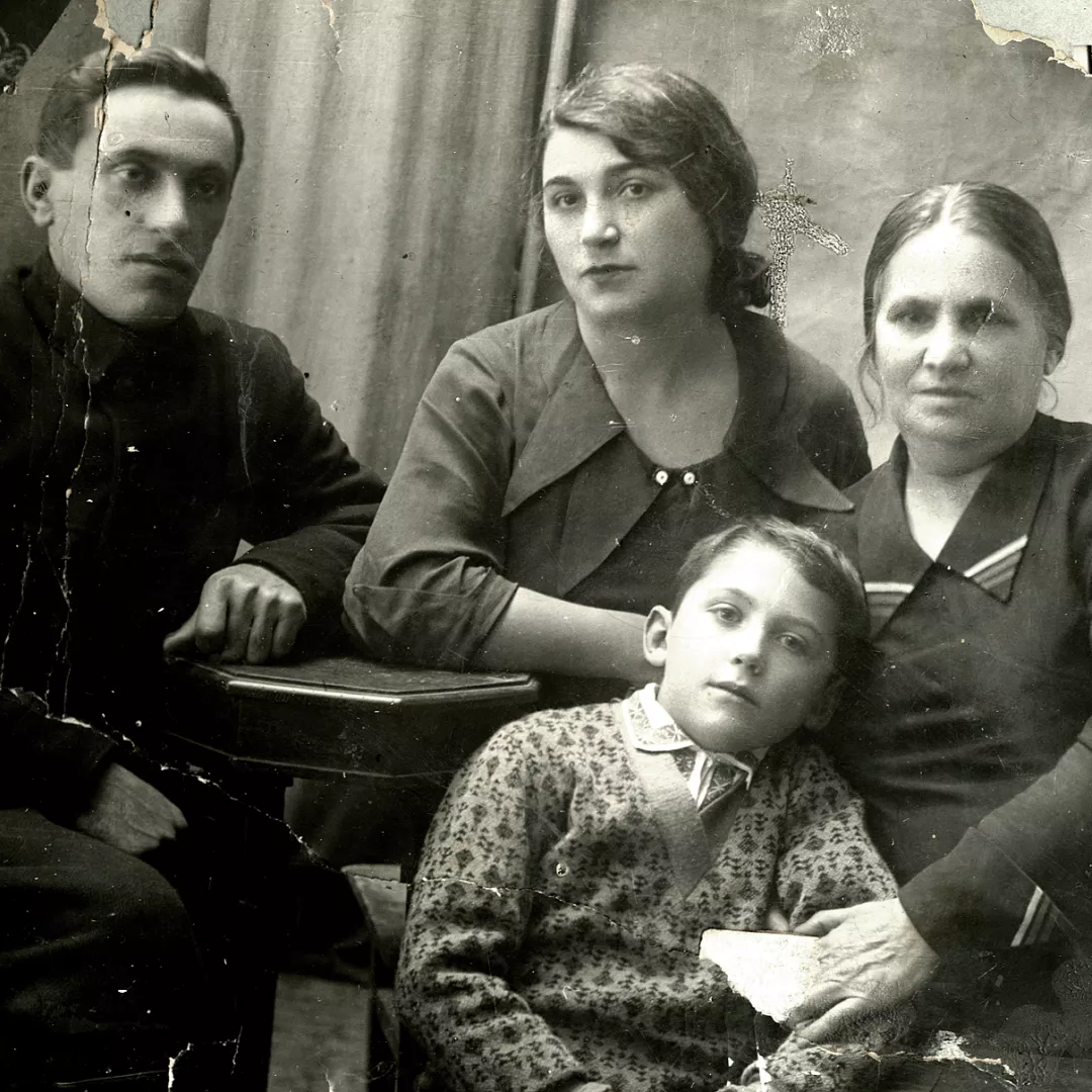 Roman Reznikov's family | Centropa