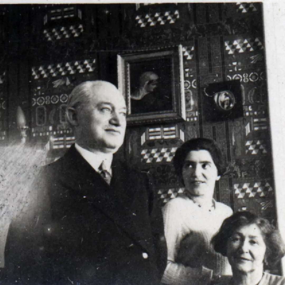 Adolf Stern with his wife and daughter | Centropa