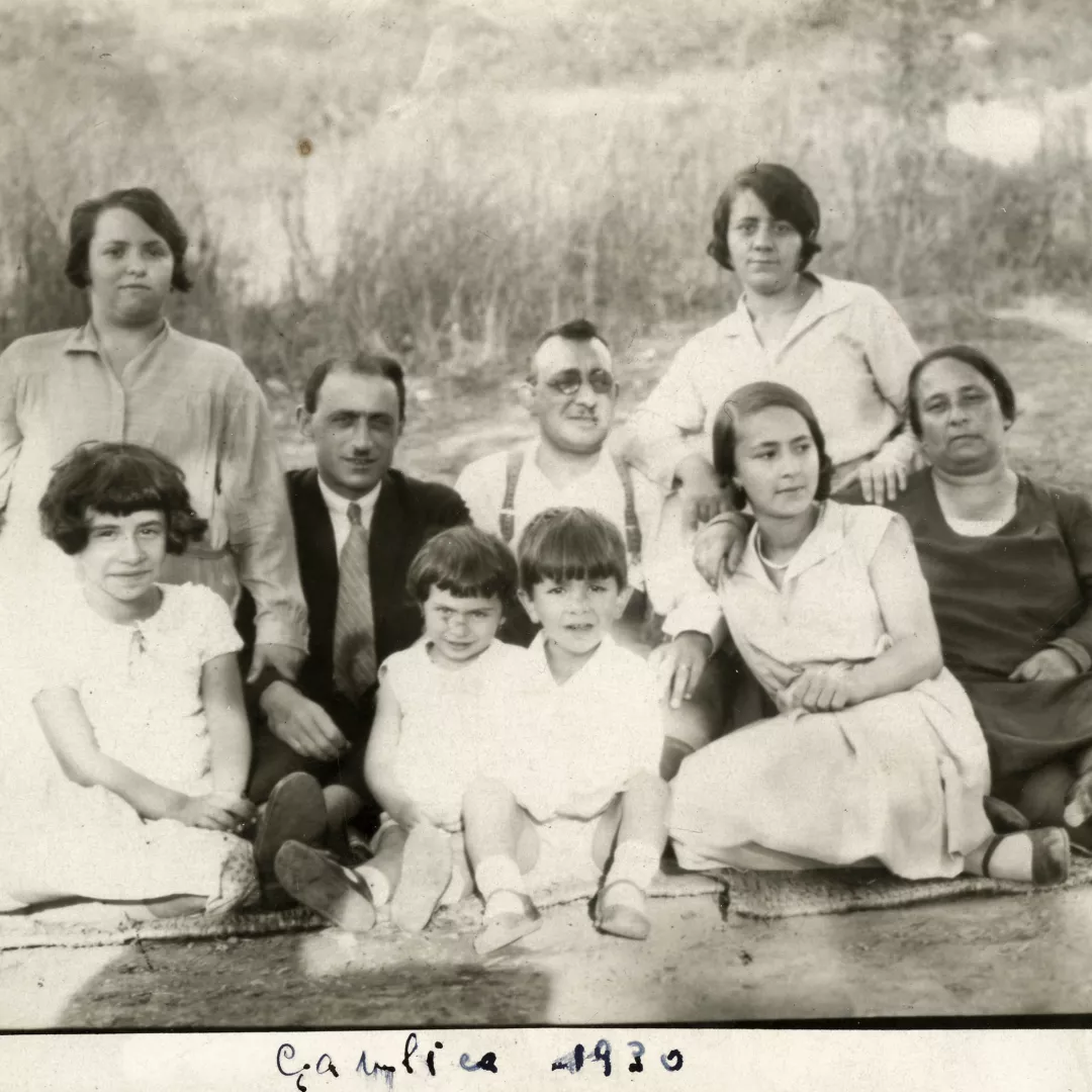 A picnic of the Angel family | Centropa