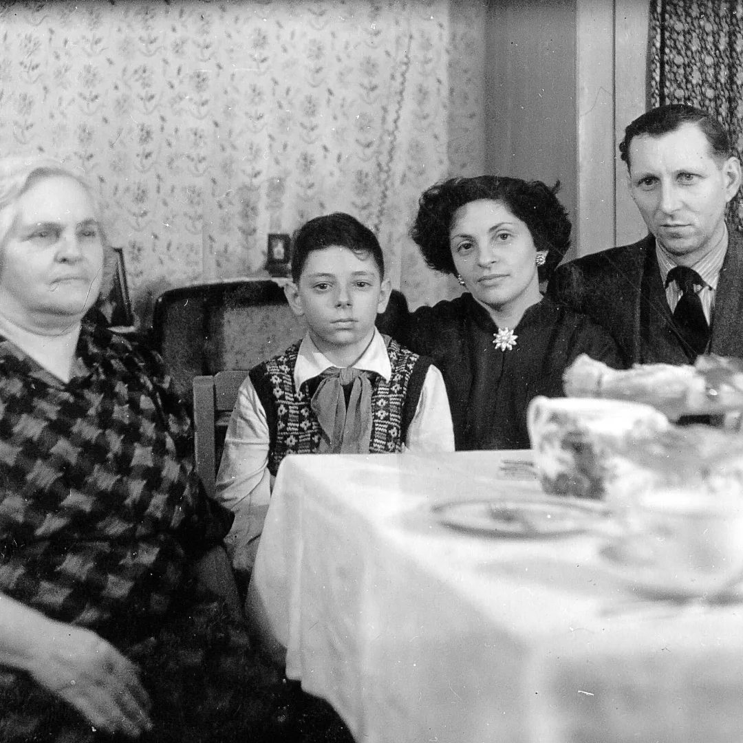 Sarah Zauer at family celebration | Centropa