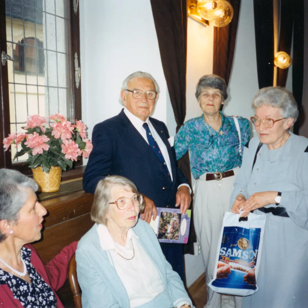 Alice Klimova with Nicholas Winton, his wife, and some of his other ...