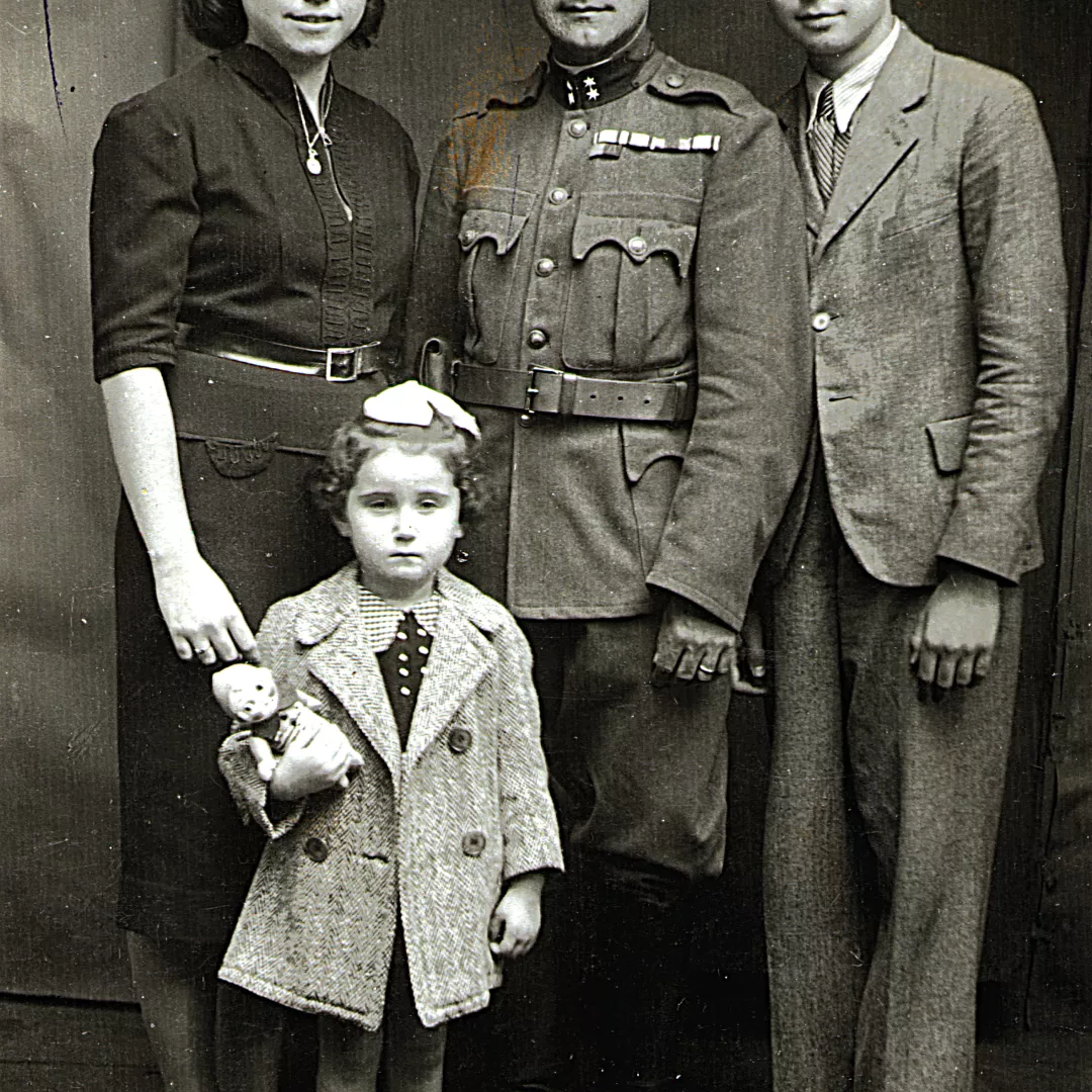 Mark Rosner with his family | Centropa