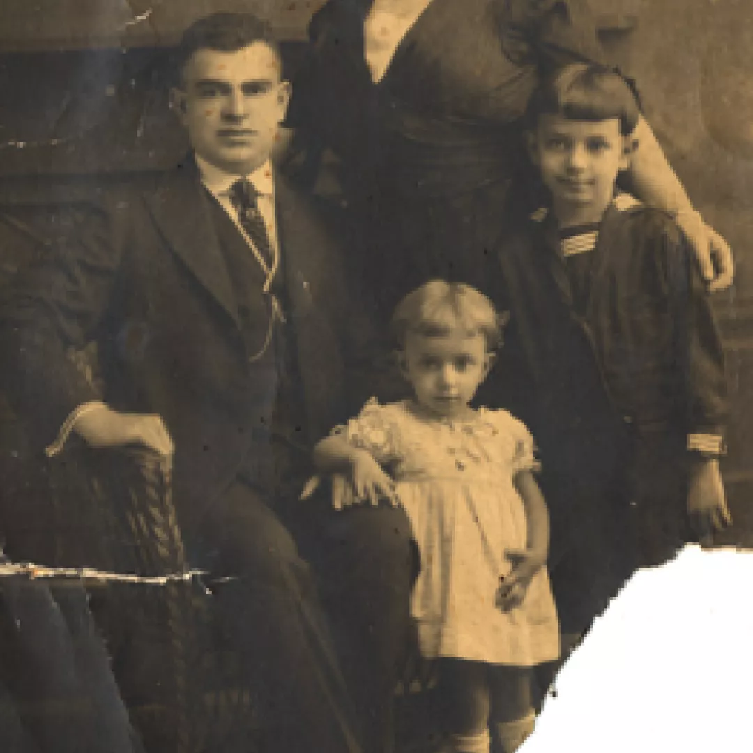 Simon Kagan with his family | Centropa