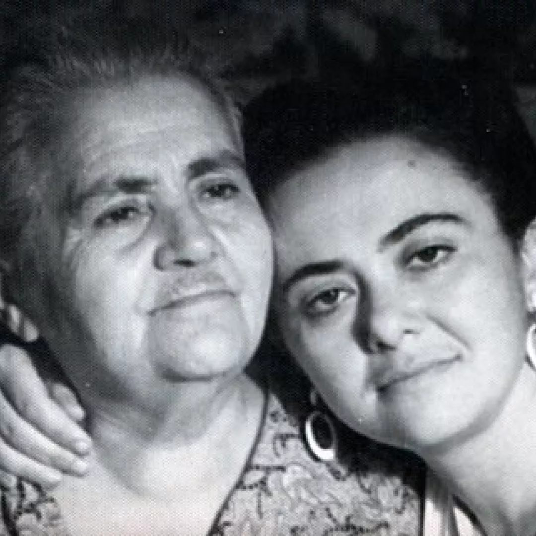 Bella Chanina with her mother Sarah Fichgendler | Centropa