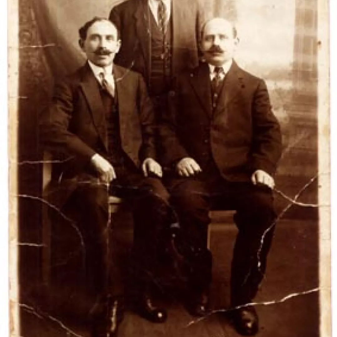 Pascal Moise with his brothers Carol and Moritz | Centropa