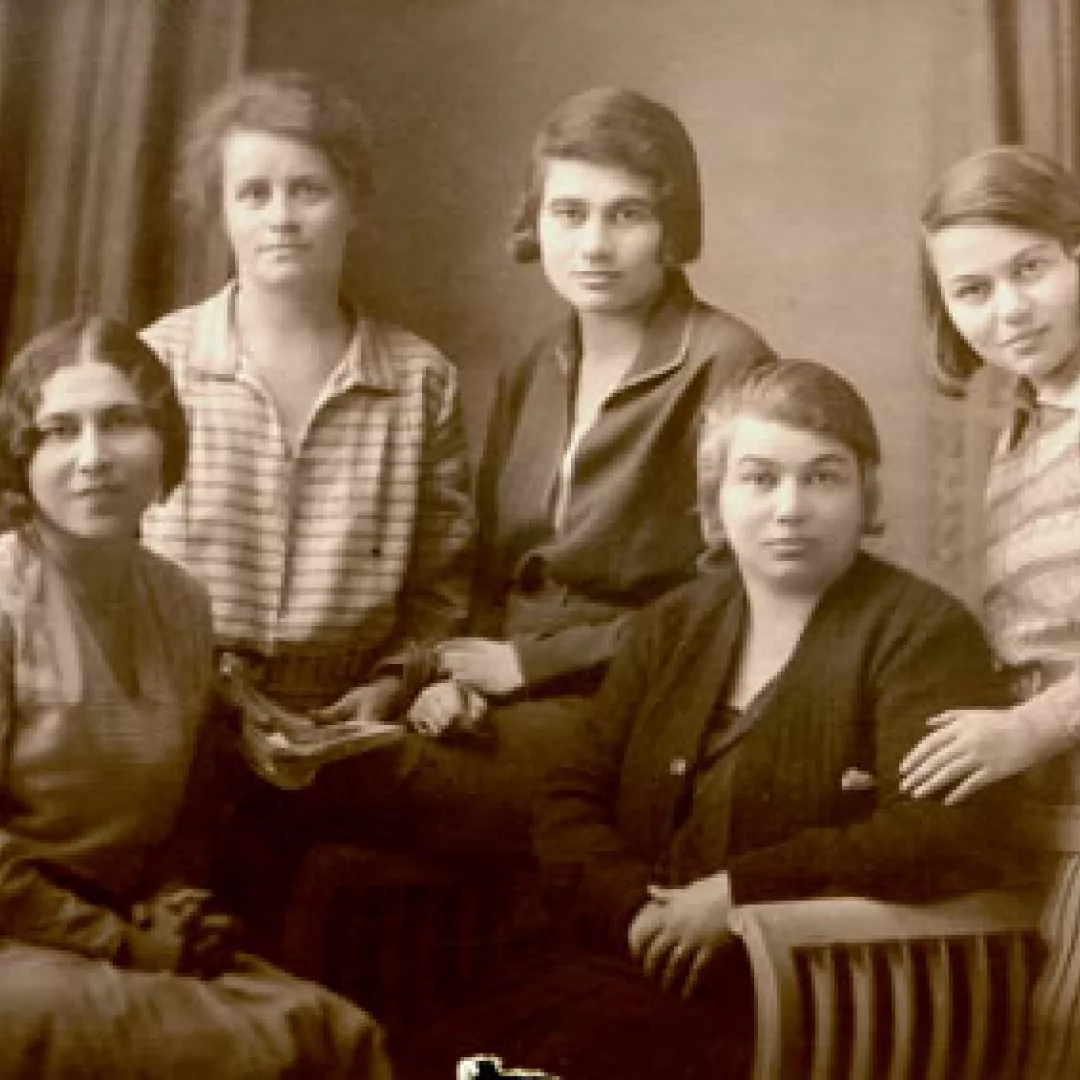 Roza Kaufmann and her family | Centropa