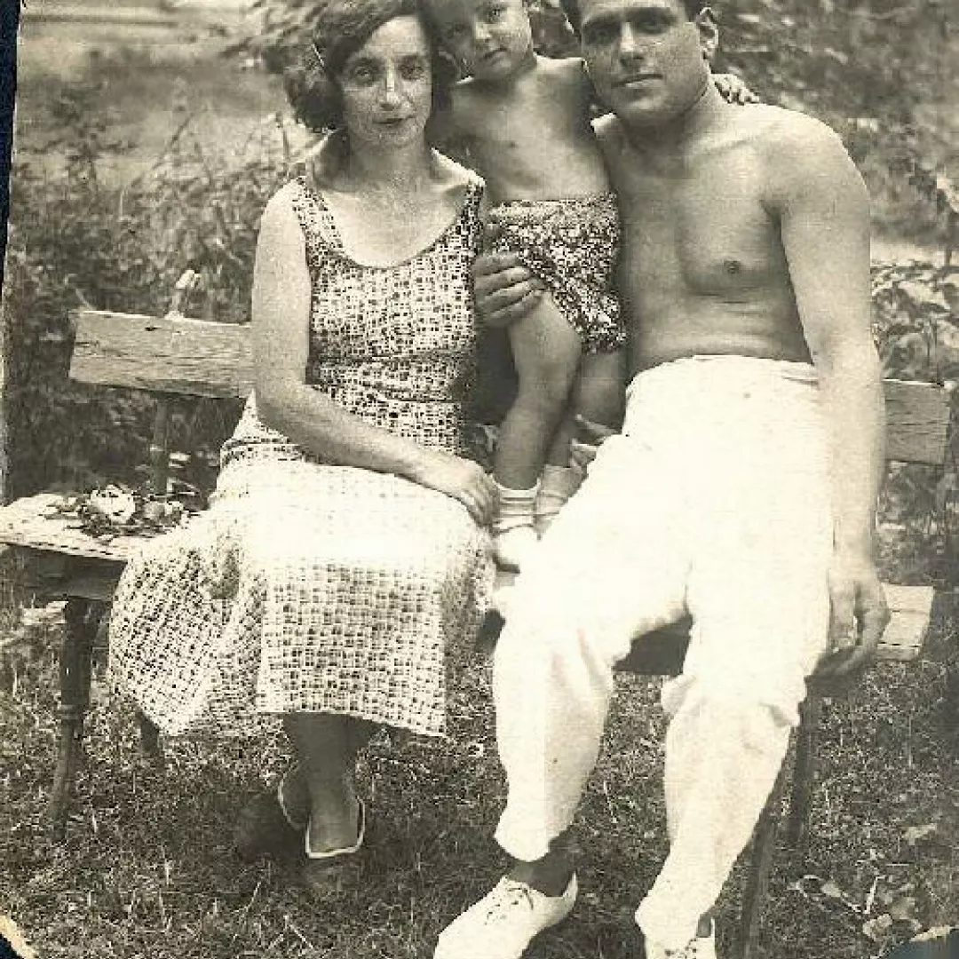Galina Levina with her parents Deborah and Moses Markman | Centropa