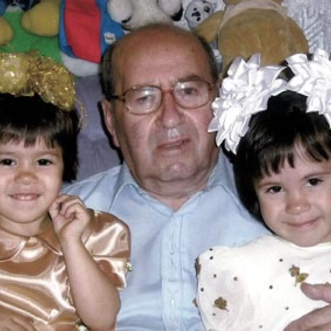 Igor Lerner and his granddaughters | Centropa