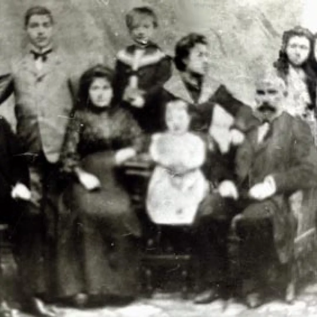 Isaac Rotman’s mother Sara Tush and her family | Centropa
