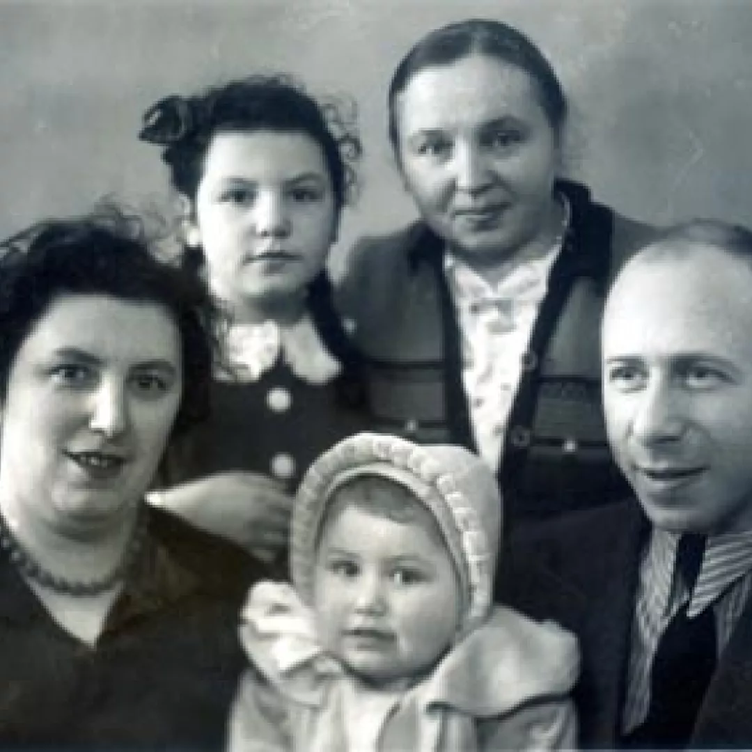 Isaac Rotman and his family | Centropa