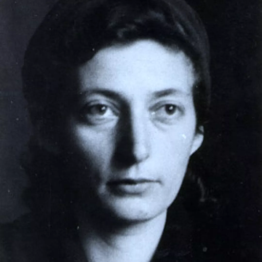 Tamara-Alexandra Goldenberg after graduation | Centropa